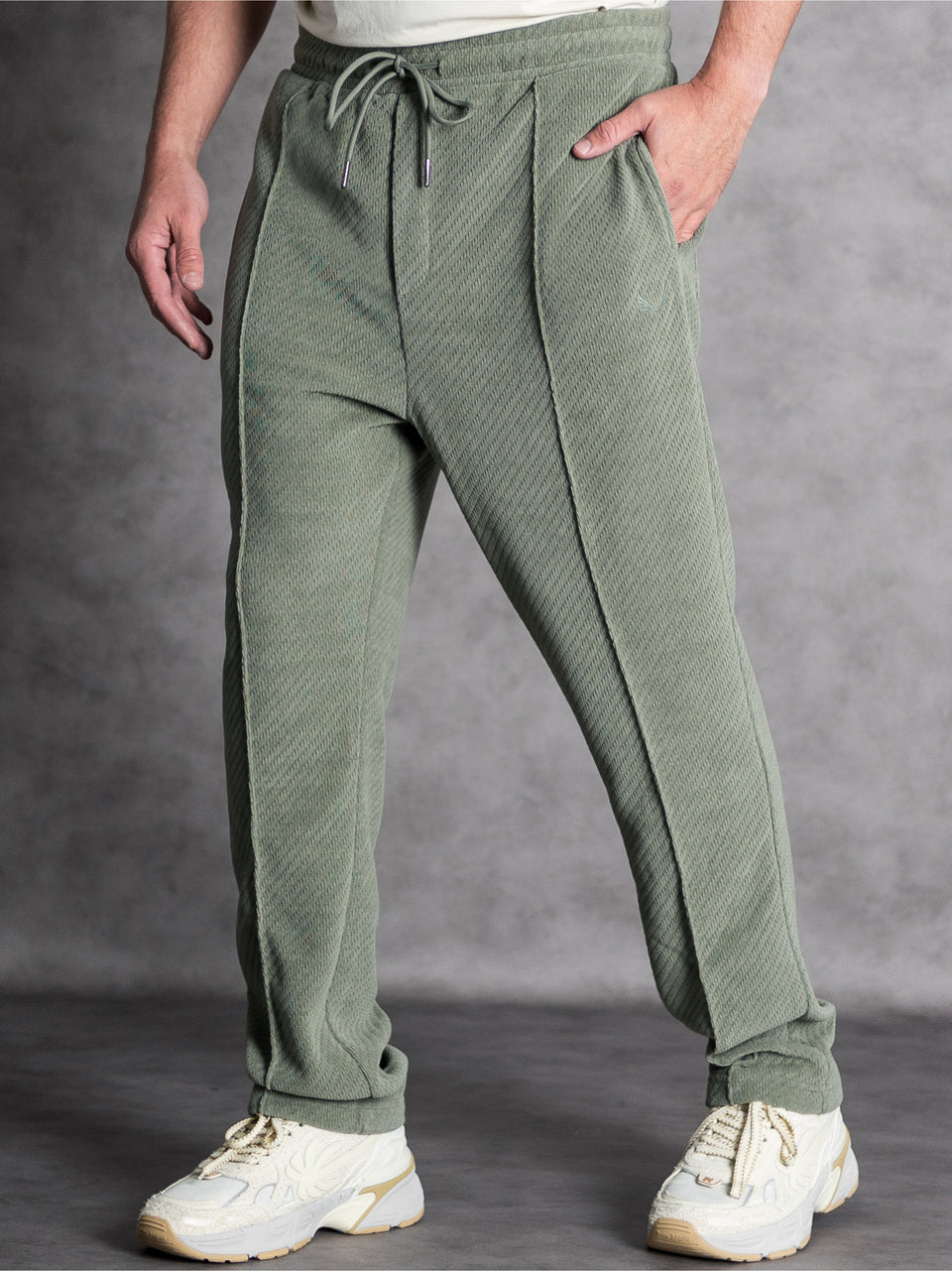 ZUMO Murray-HWY Pants Olive Regular Fit Pleated Tech Fabric Comfort – Zumo